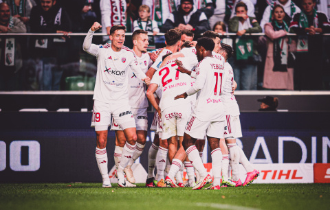 Skrót meczu Legia Warszawa - Raków Częstochowa - Raków Częstochowa ...