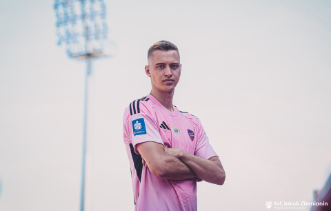 Tarik Karić na zdjęciach - Raków Częstochowa - oficjalna strona
